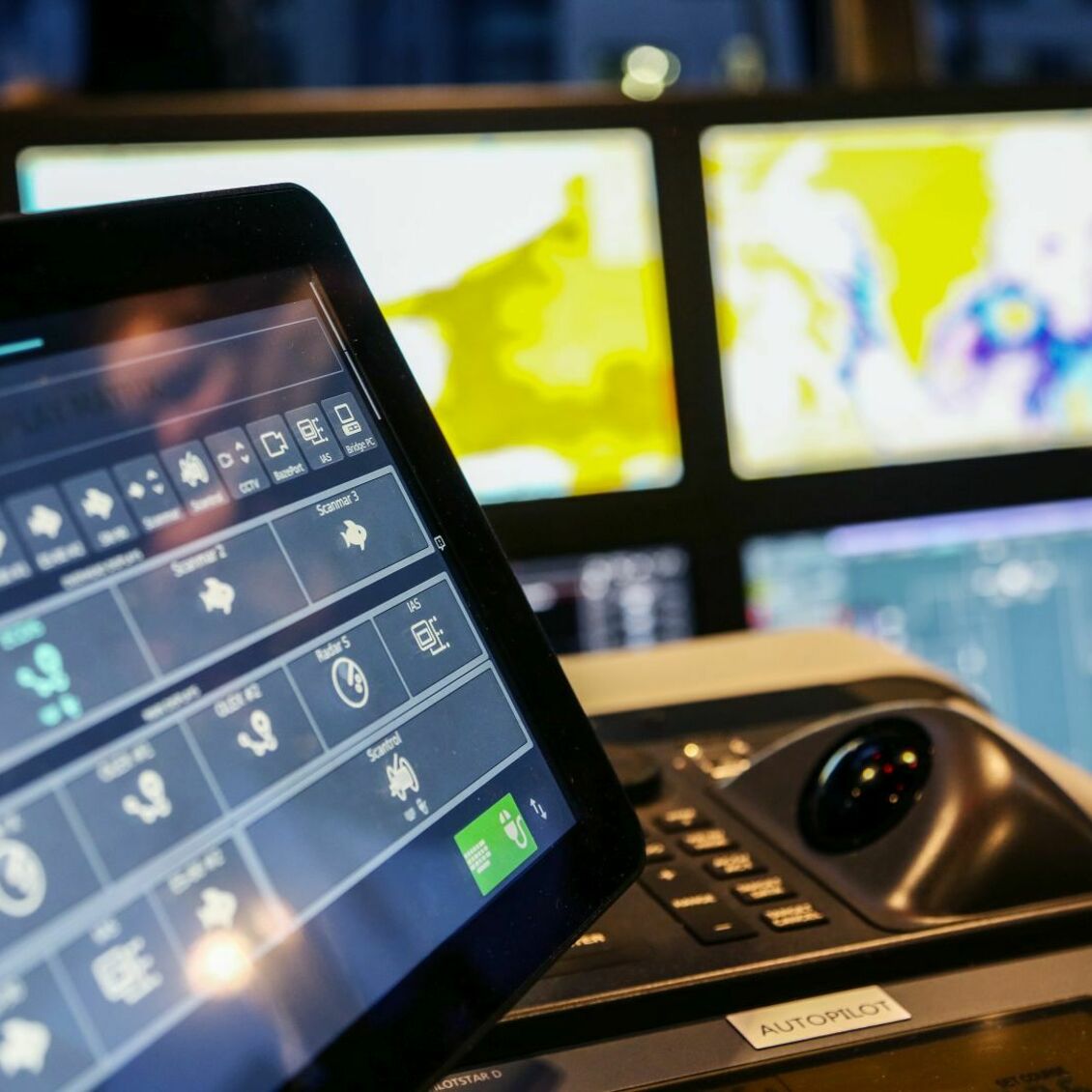 SeaQ Navigation - A scalable system integration platform - VARD