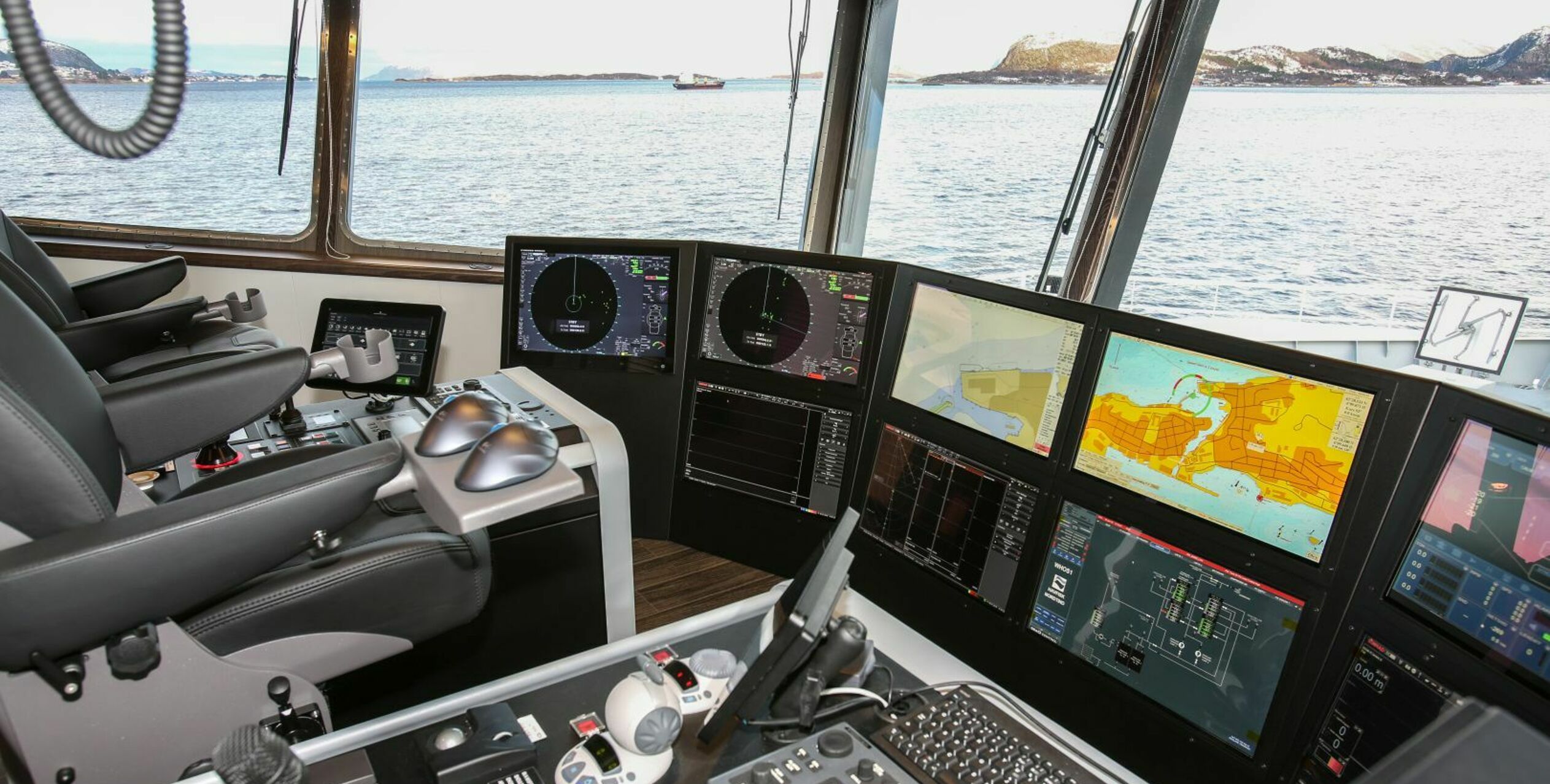 SeaQ Navigation - A scalable system integration platform - VARD