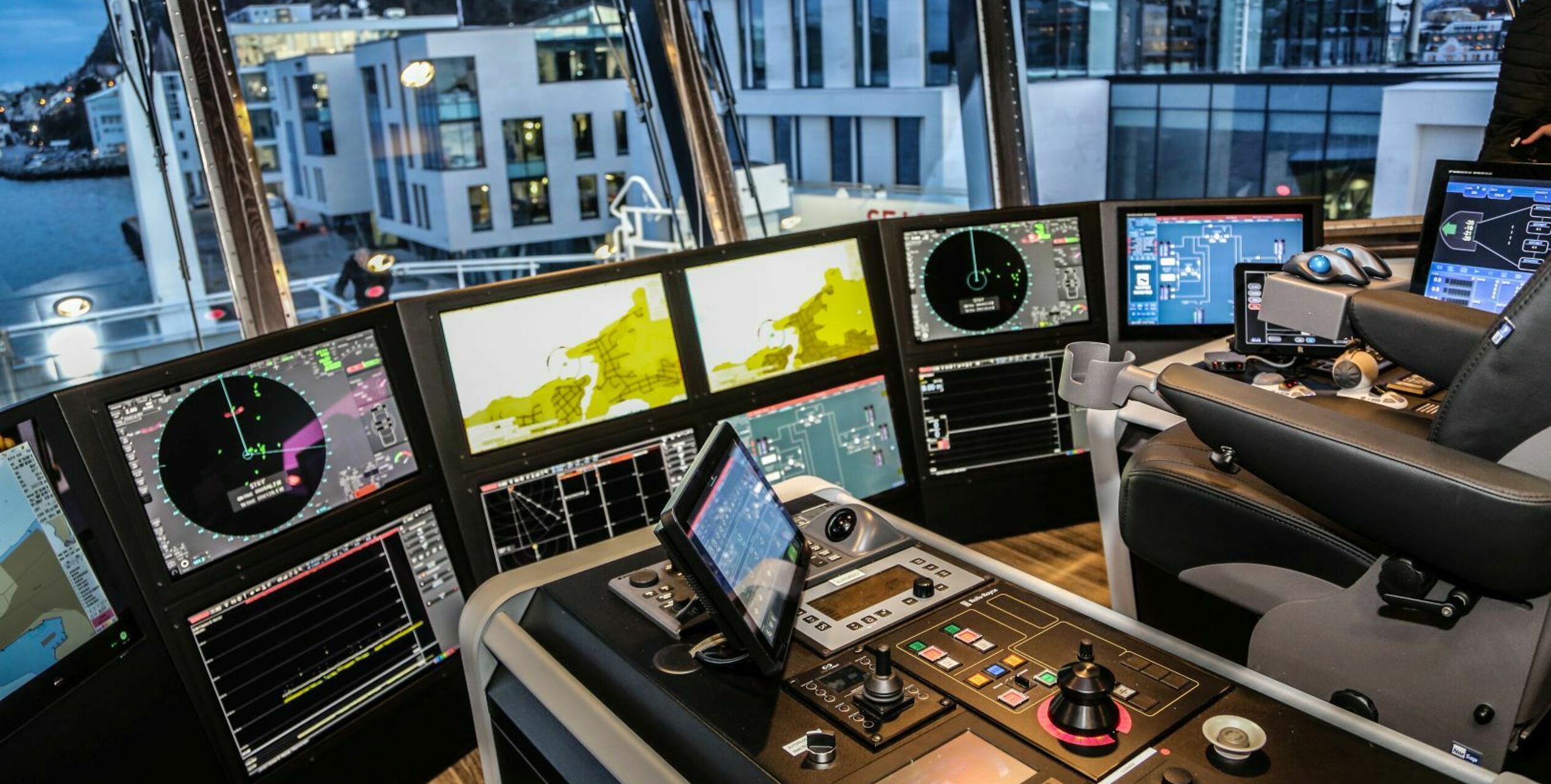 SeaQ Bridge Watch system - VARD